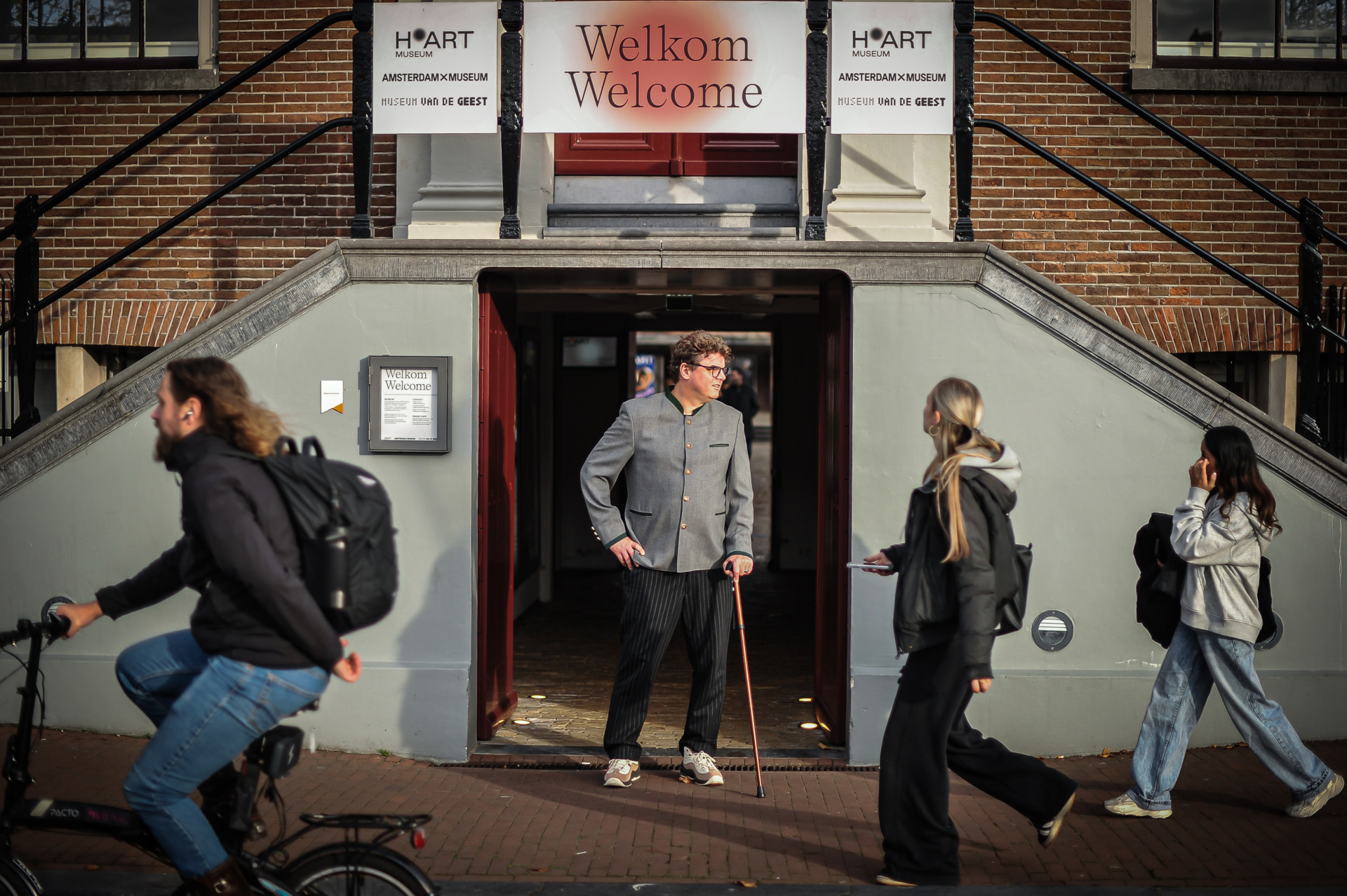 Thuiskomen bij jezelf - Het verhaal van Kevin, publieksmedewerker bij ...